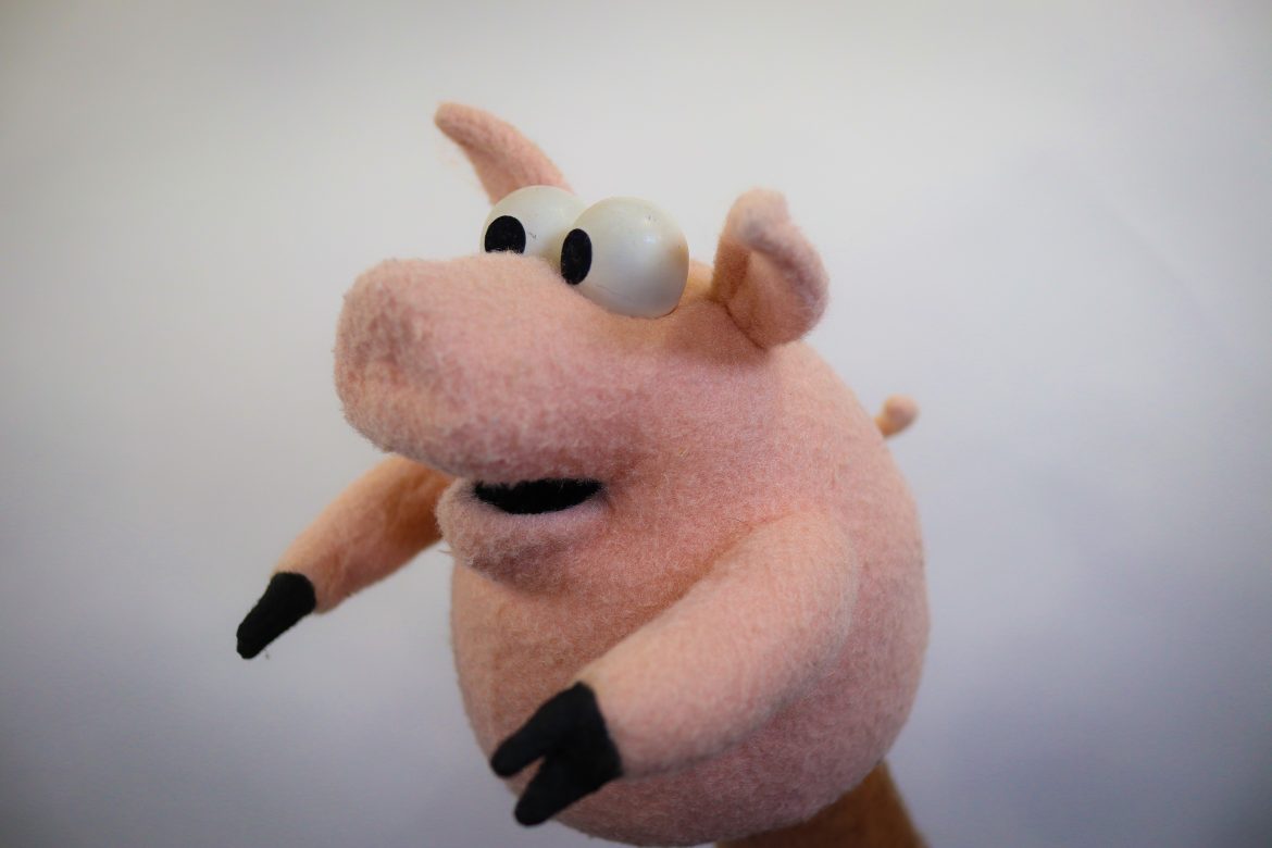 How to Make a Pig Puppet! - Puppet Nerd